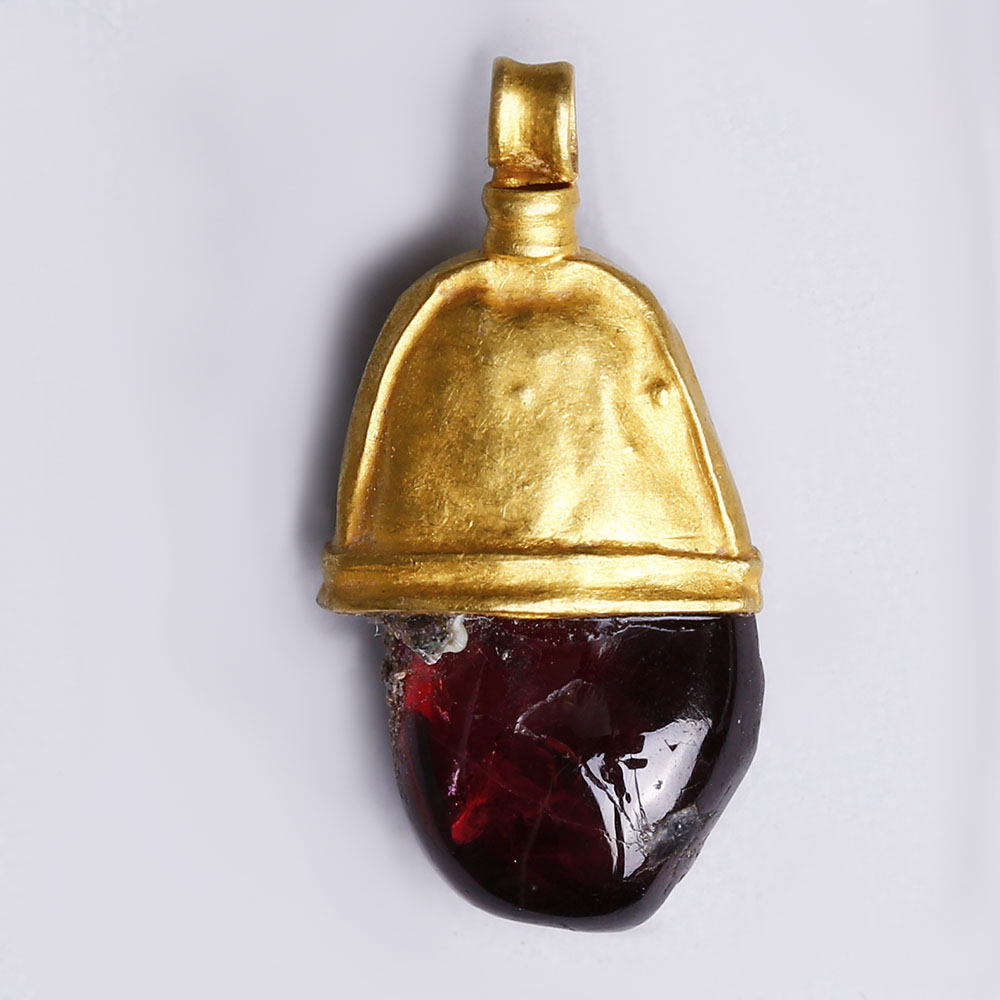 Viking Elf Shot Pendant with Garnet - Anglo Saxon & Viking Antiquities ...